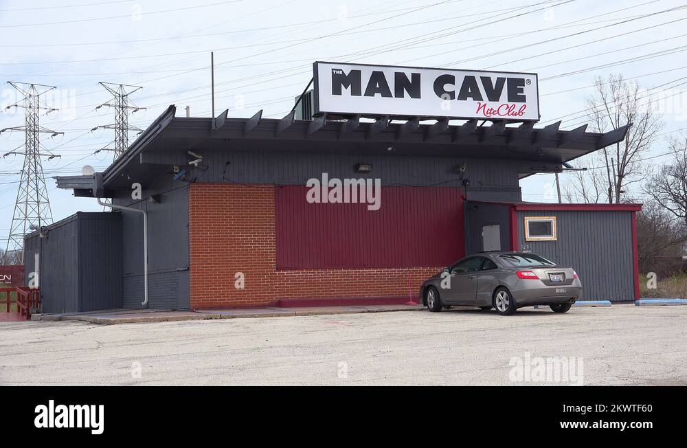 Cave exterior Stock Videos & Footage - HD and 4K Video Clips - Alamy