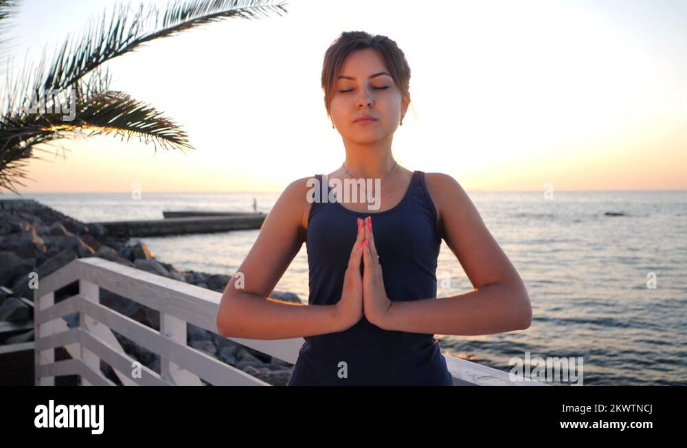 Fitness namasté Stock Videos & Footage - HD and 4K Video Clips - Alamy