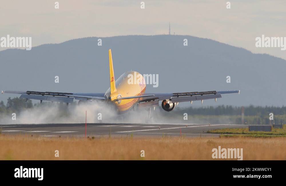 Airbus a300 dhl Stock Videos & Footage - HD and 4K Video Clips - Alamy
