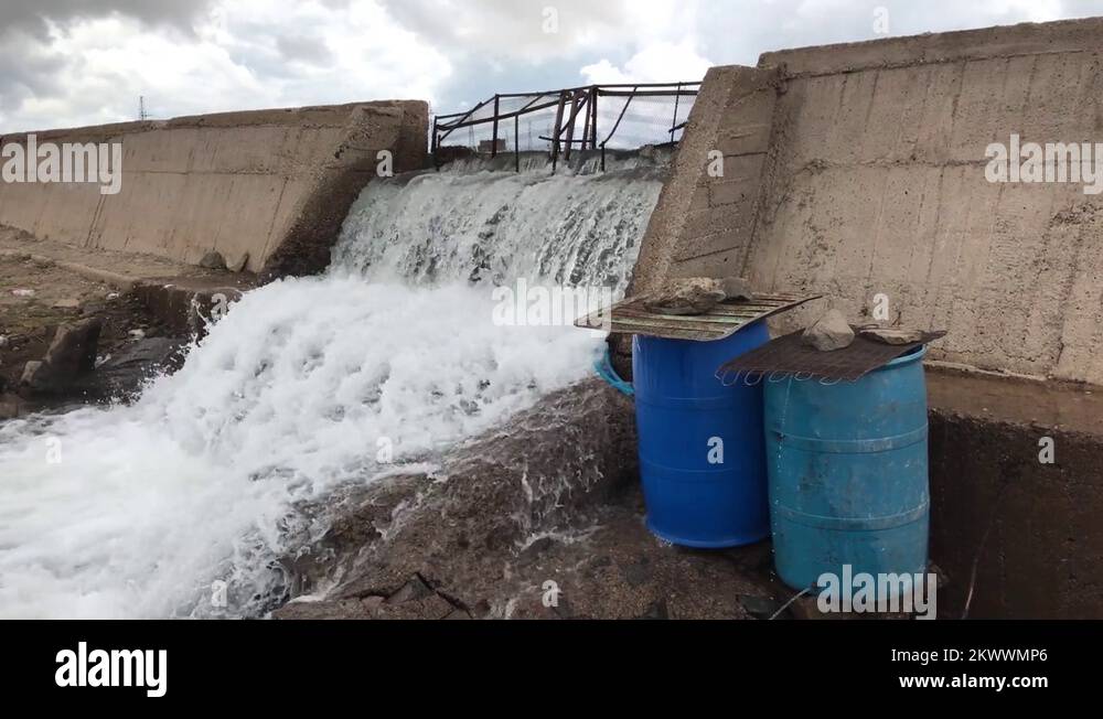 Lake discharge Stock Videos & Footage - HD and 4K Video Clips - Alamy