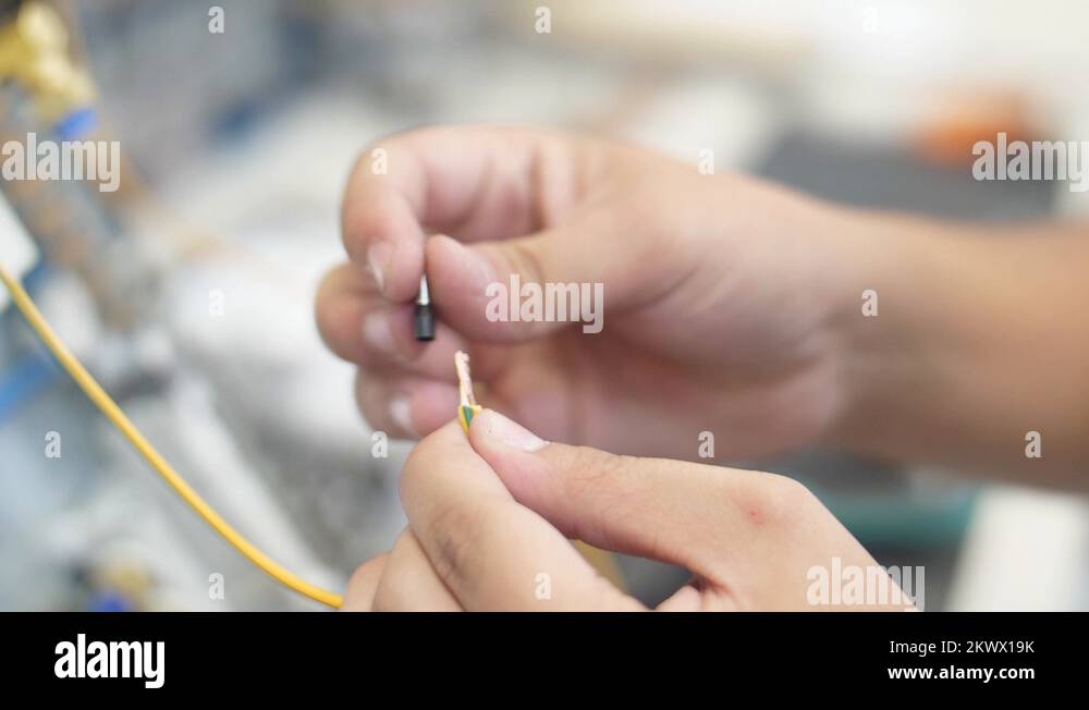 Earth cable Stock Videos & Footage - HD and 4K Video Clips - Alamy