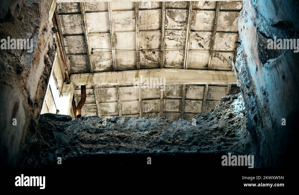 Pit edge Stock Videos & Footage - HD and 4K Video Clips - Alamy
