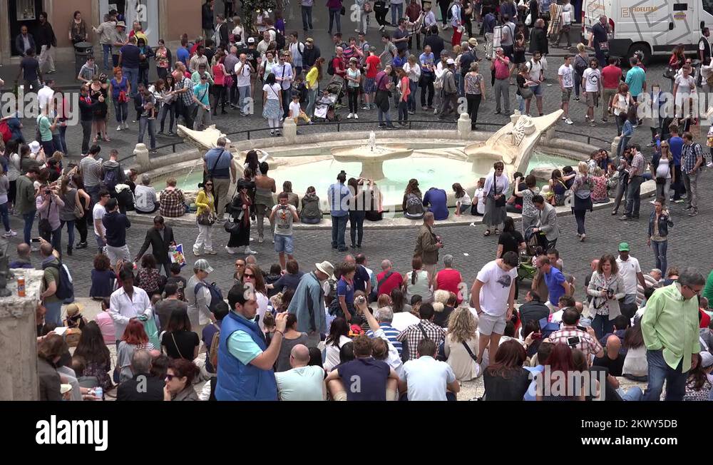 Piazza di Spagna Rome Italy Crowd People Tourists Walking Square Urban ...