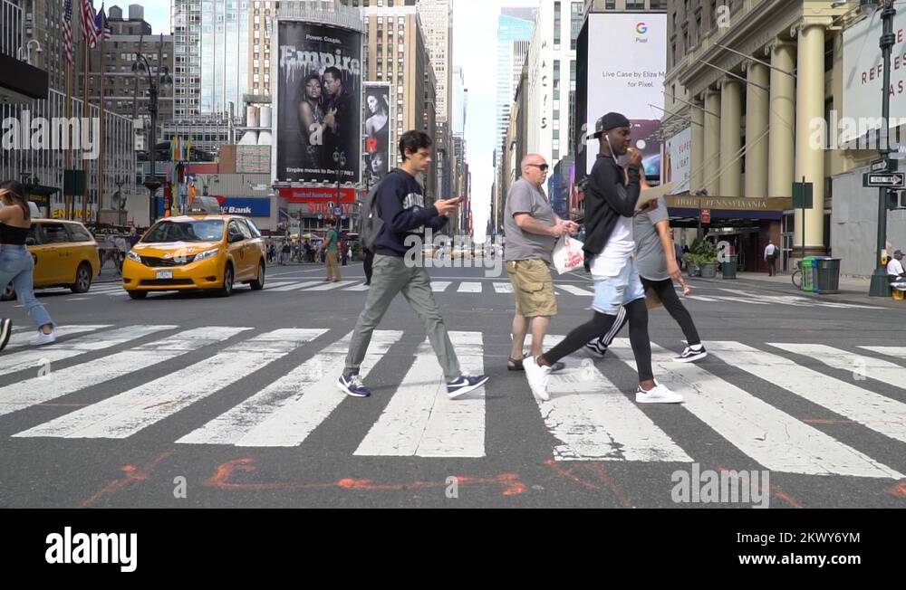 Busy manhattan crosswalk Stock Videos & Footage - HD and 4K Video Clips - Alamy