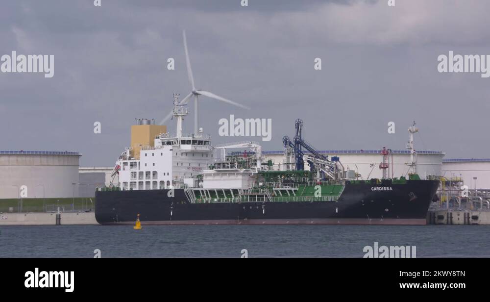 LNG tanker Cardissa, Shells first liquefied natural gas (LNG) bunkering ...