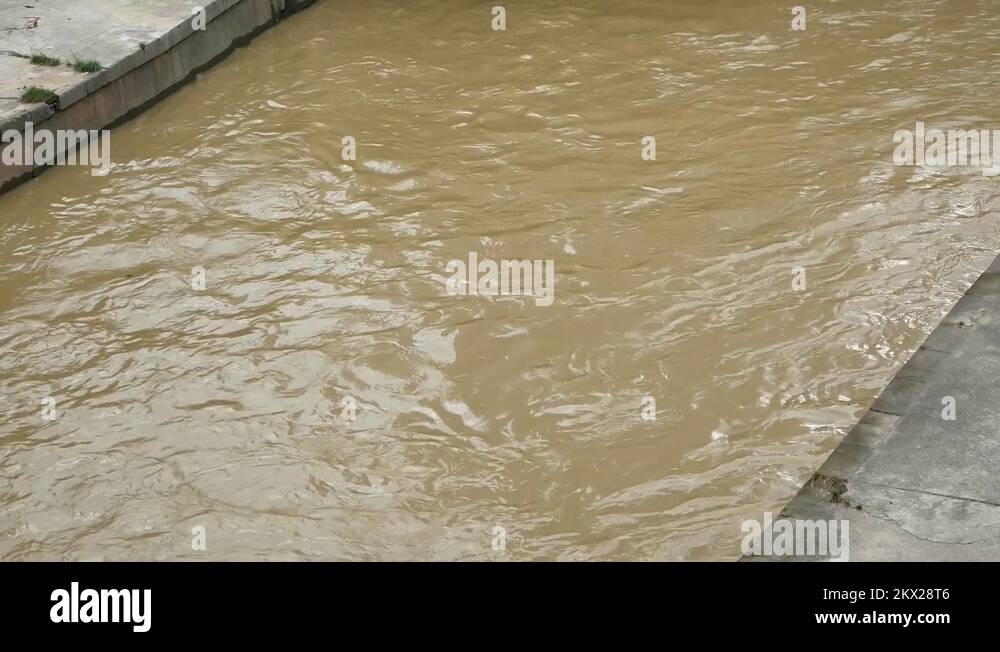 Drain flooding in city Stock Videos & Footage - HD and 4K Video Clips ...