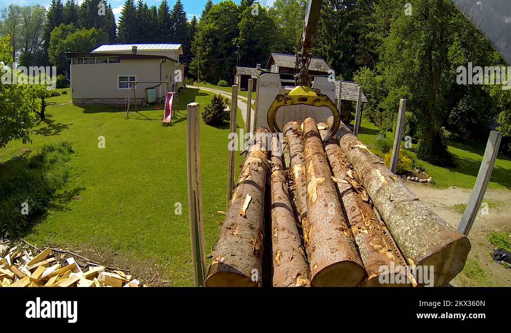 Grapple wood Stock Videos & Footage - HD and 4K Video Clips - Alamy