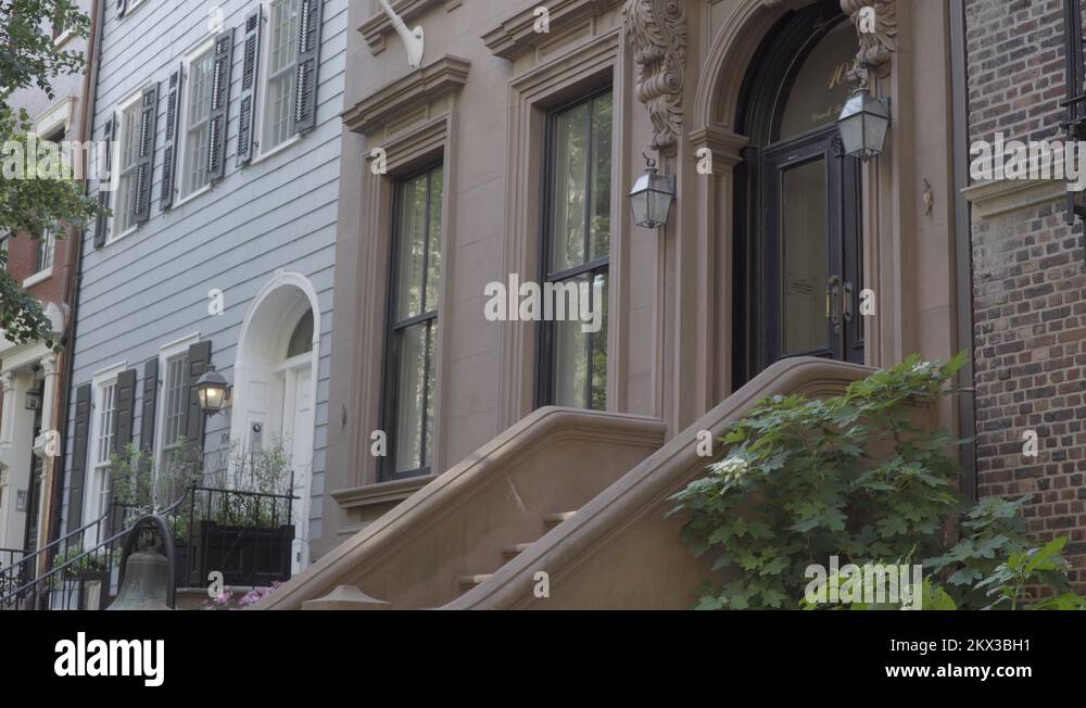 Exterior brownstone Stock Videos & Footage - HD and 4K Video Clips - Alamy