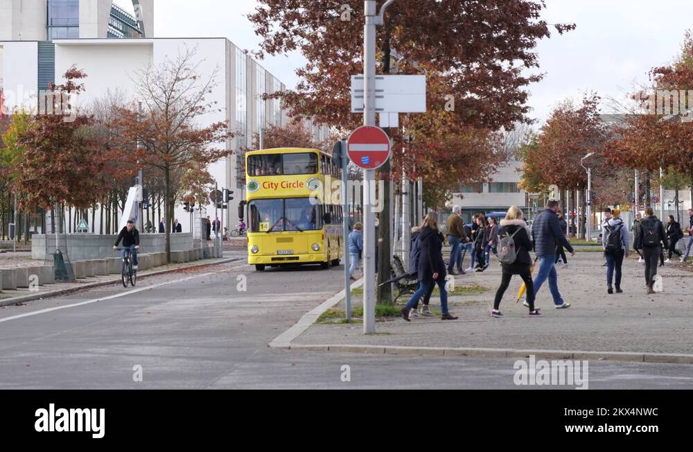 Bus circle Stock Videos & Footage - HD and 4K Video Clips - Alamy