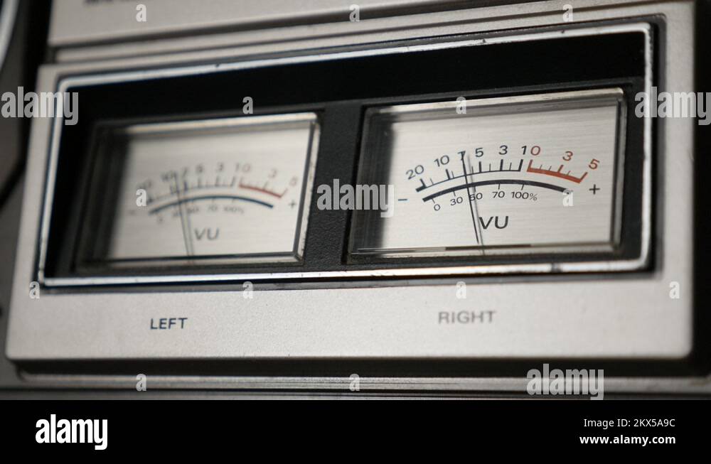 Vintage audio device Stock Videos & Footage - HD and 4K Video Clips - Alamy