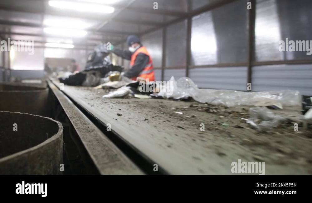 People conveyor Stock Videos & Footage - HD and 4K Video Clips - Alamy