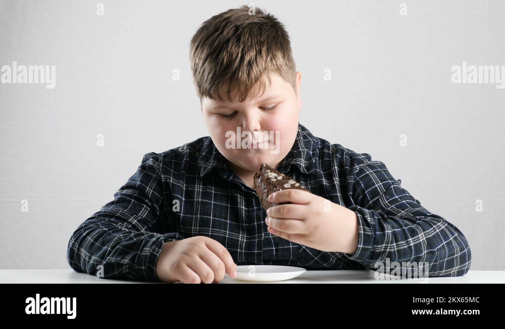 Fat boy cake Stock Videos & Footage - HD and 4K Video Clips - Alamy