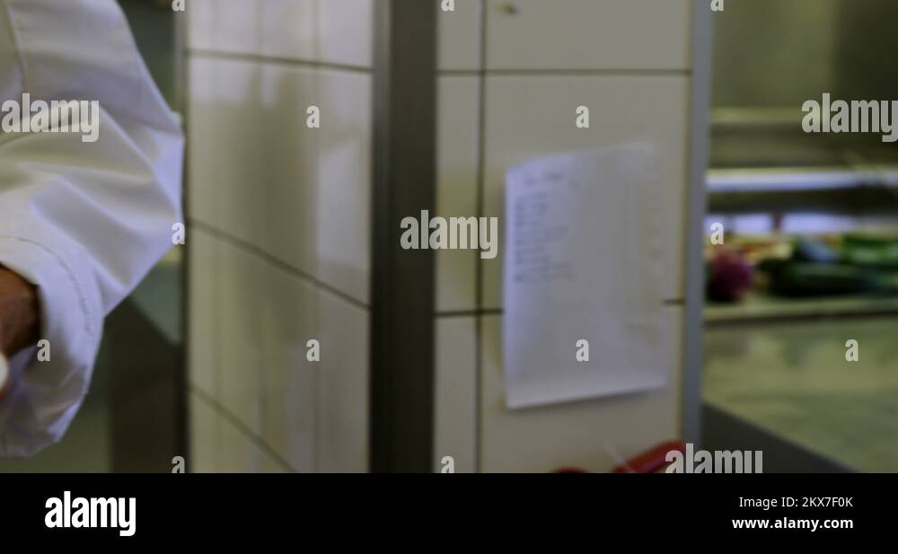 Chefs walking Stock Videos & Footage - HD and 4K Video Clips - Alamy
