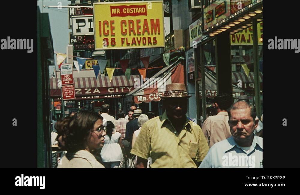 Crowd scene Stock Videos & Footage - HD and 4K Video Clips - Alamy