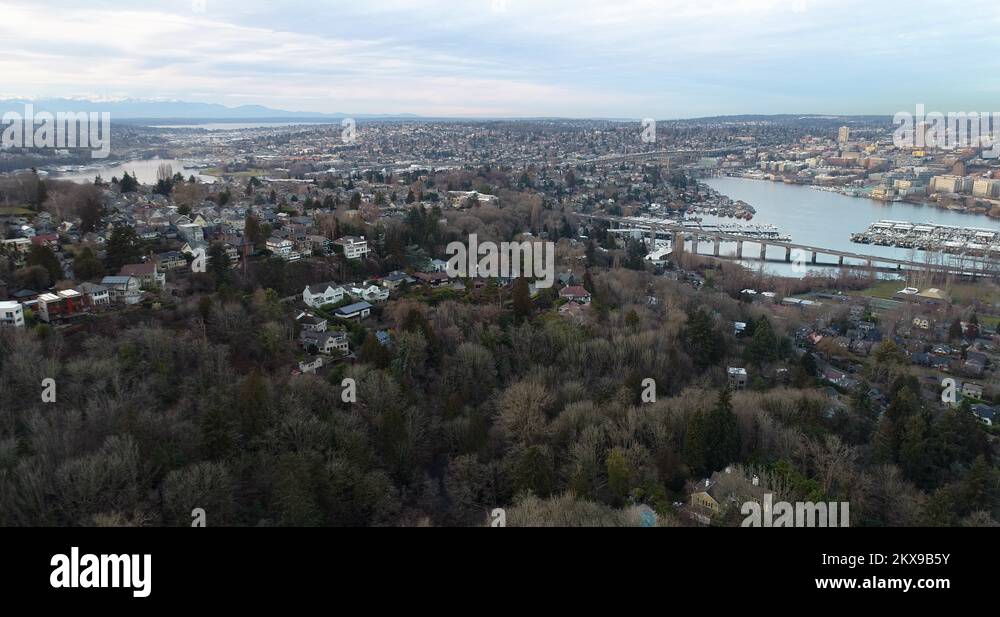Lake union aerial Stock Videos & Footage - HD and 4K Video Clips - Alamy