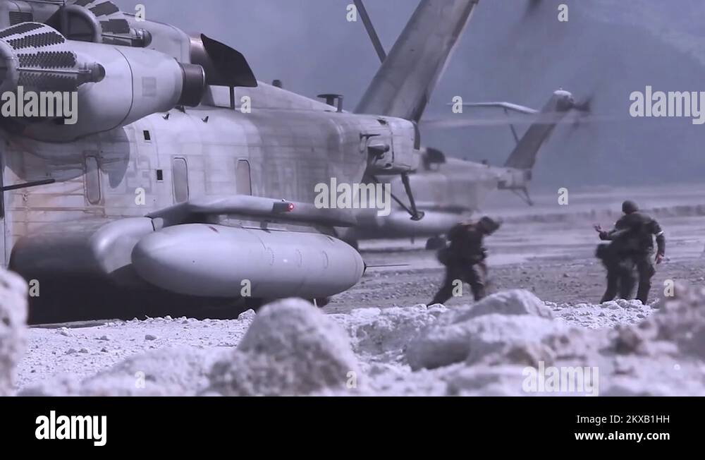 Marines Corp CH 53 stallion helicopter drop off soldiers during ...