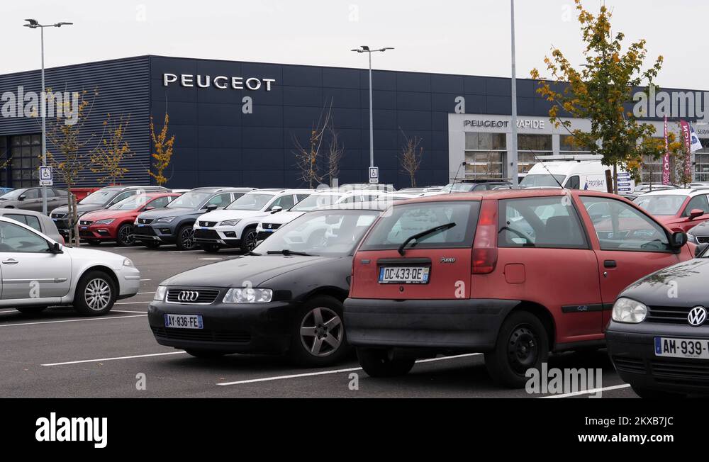 New peugeot cars Stock Videos & Footage - HD and 4K Video Clips - Alamy