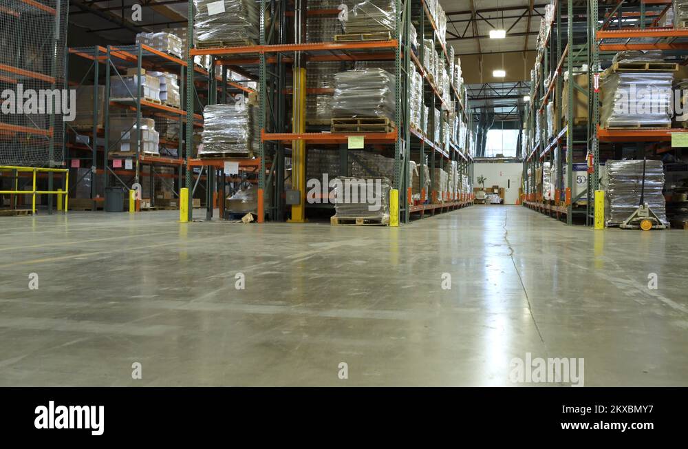 Empty warehouse Stock Videos & Footage - HD and 4K Video Clips - Alamy