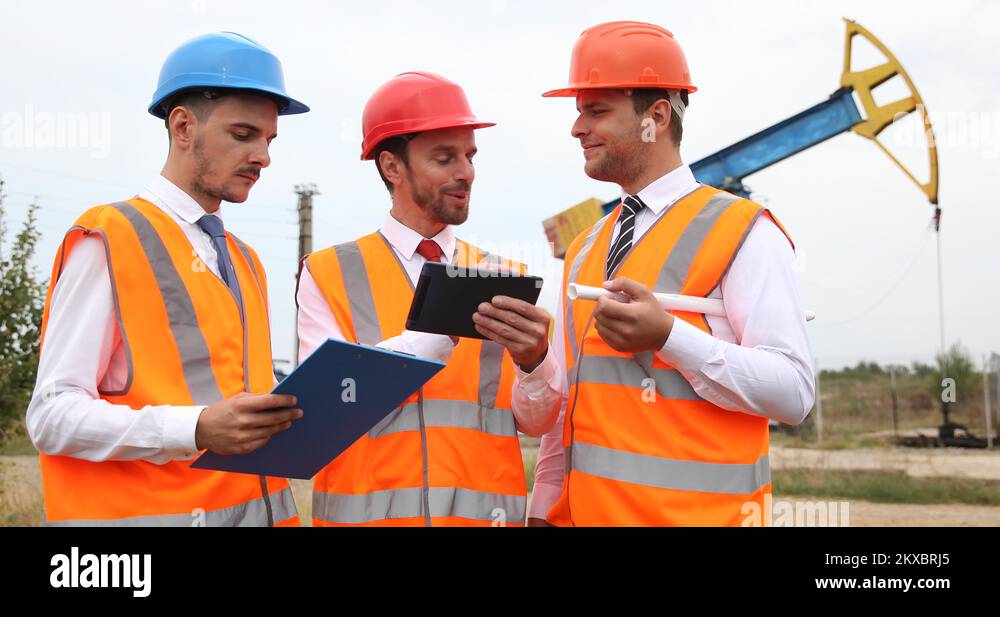 Men planning Stock Videos & Footage - HD and 4K Video Clips - Alamy