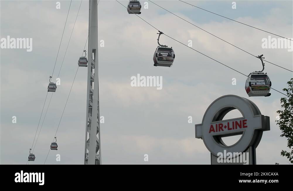 EMIRATES AIR LINE CABLE CAR LONDON ENGLAND Stock Video Footage - Alamy