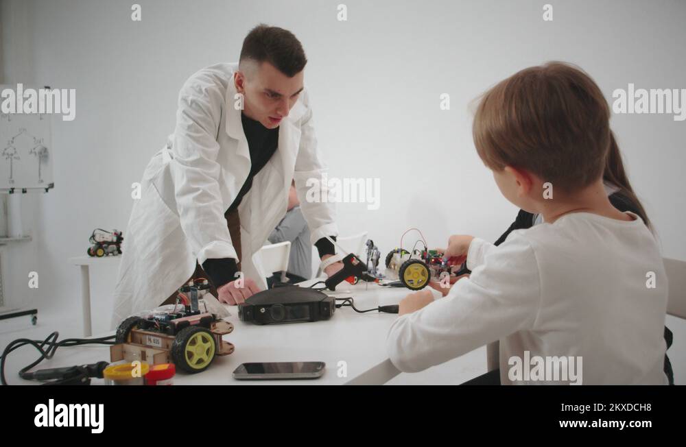 Children science class Stock Videos & Footage - HD and 4K Video Clips ...