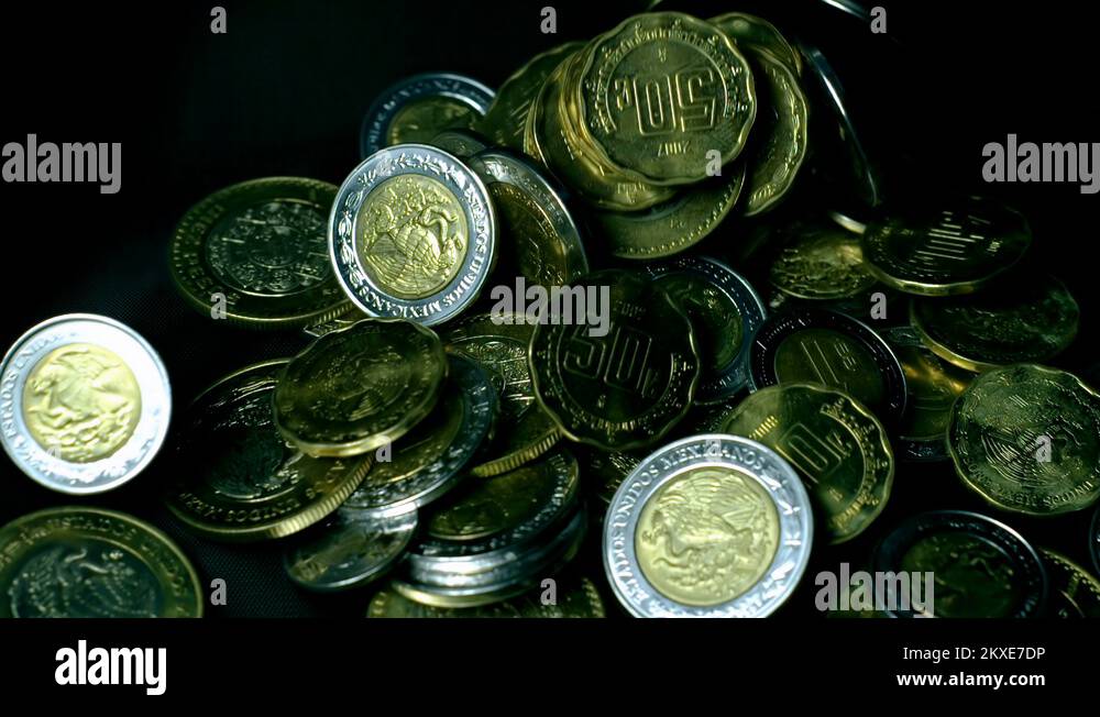 10 pesos mexicanos Stock Videos & Footage - HD and 4K Video Clips - Alamy