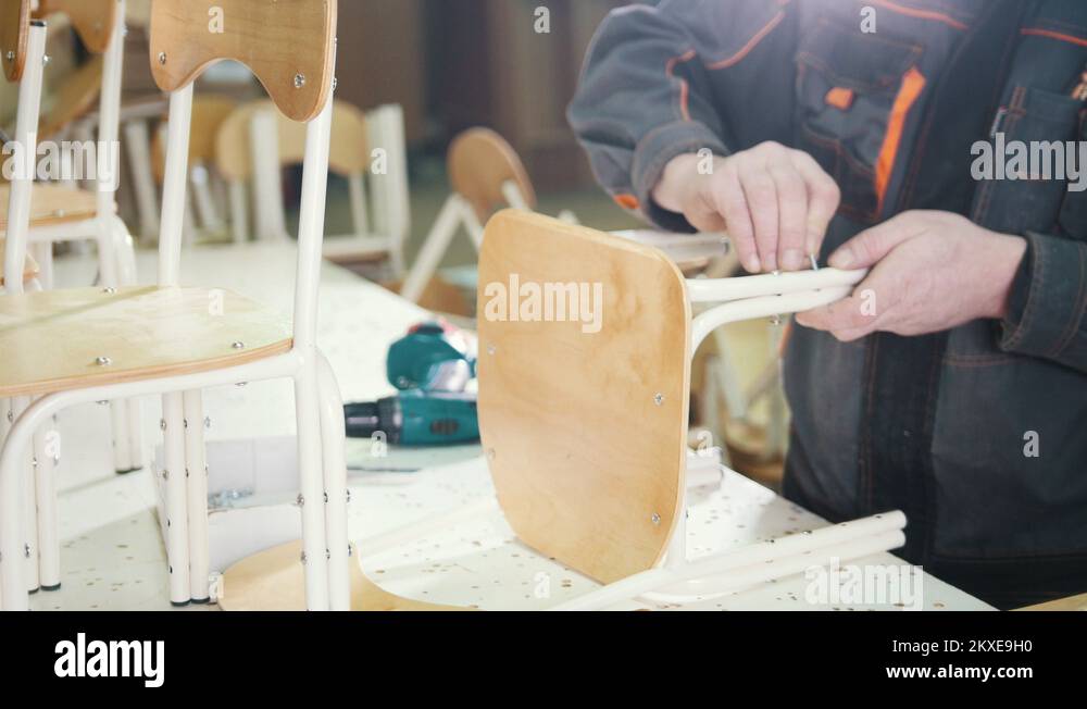 Worker carpenter Stock Videos & Footage - HD and 4K Video Clips - Alamy