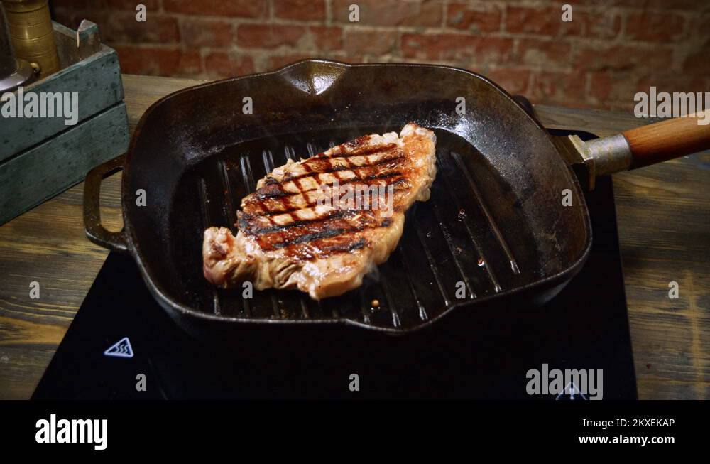 Fried beef fillet Stock Videos & Footage - HD and 4K Video Clips - Alamy