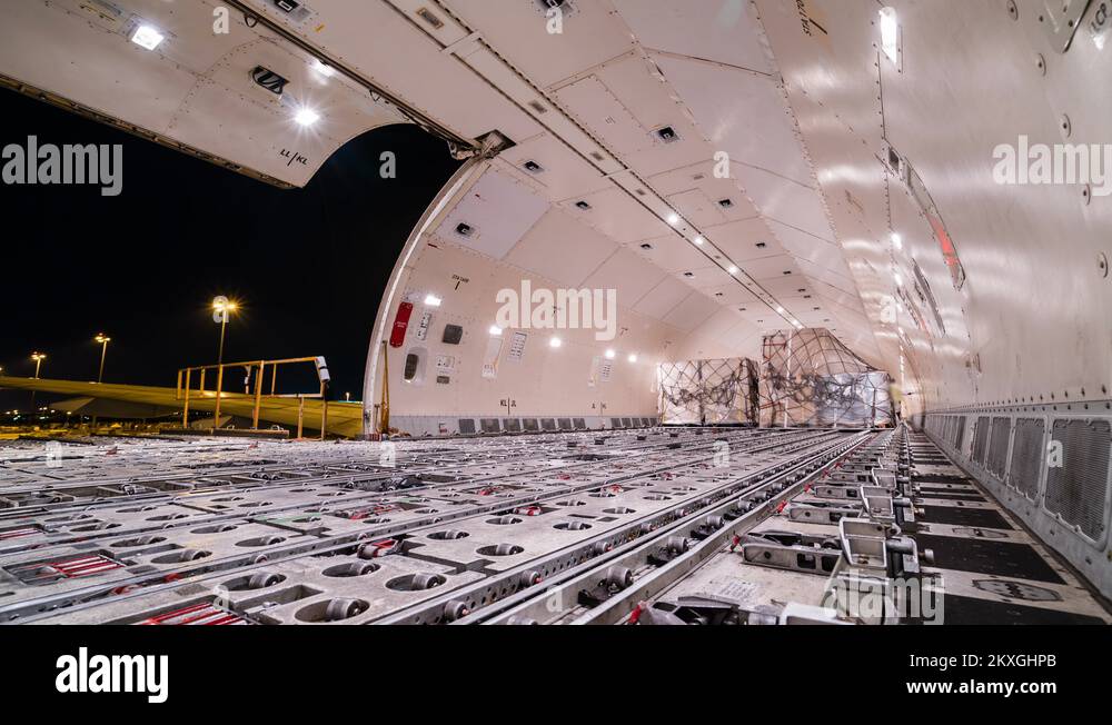 Air cargo aircraft Stock Videos & Footage - HD and 4K Video Clips - Alamy