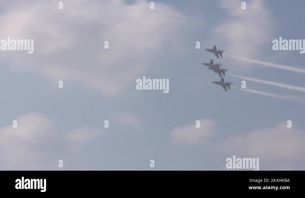 Airshow formation Stock Videos & Footage - HD and 4K Video Clips - Alamy
