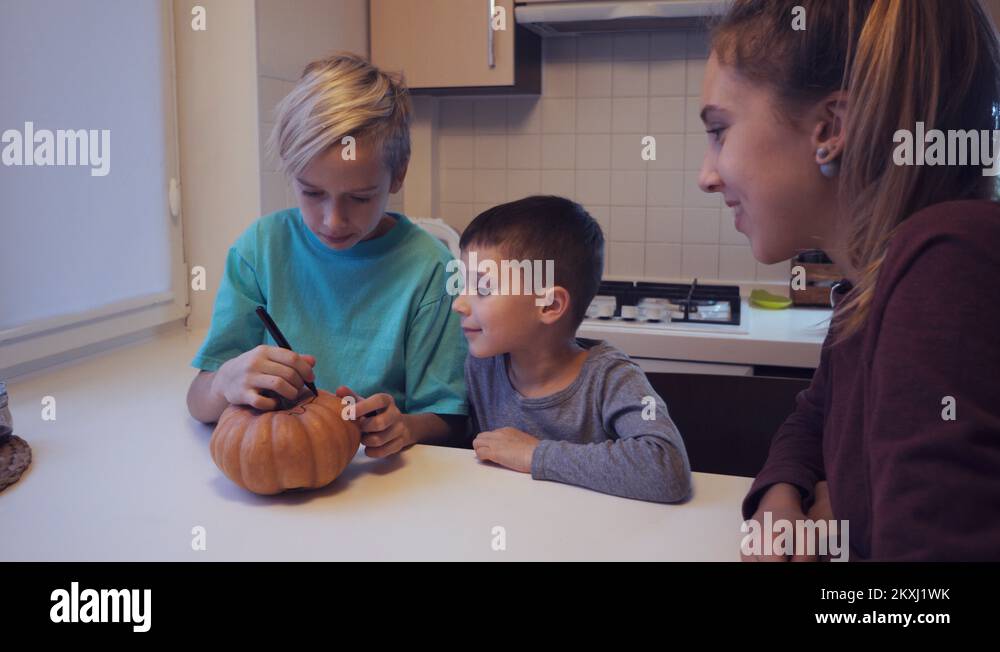Three children drawing Stock Videos & Footage - HD and 4K Video Clips ...