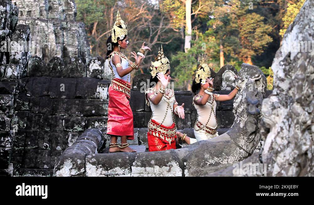 Templesofangkorwat Stock Videos & Footage - HD and 4K Video Clips - Alamy