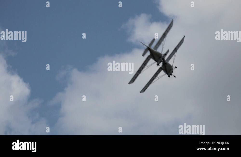 Military flying team Stock Videos & Footage - HD and 4K Video Clips - Alamy