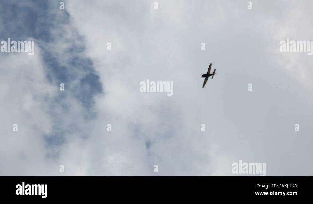 The plane aerobatic team, maneuver, fighter, air force, performance ...