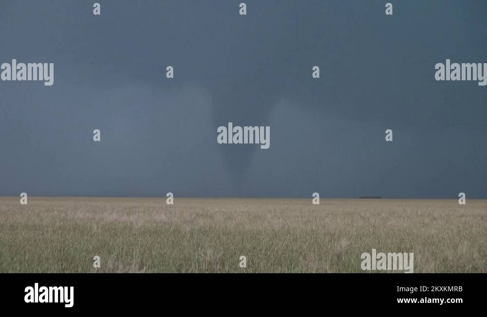 Cone tornado Stock Videos & Footage - HD and 4K Video Clips - Alamy