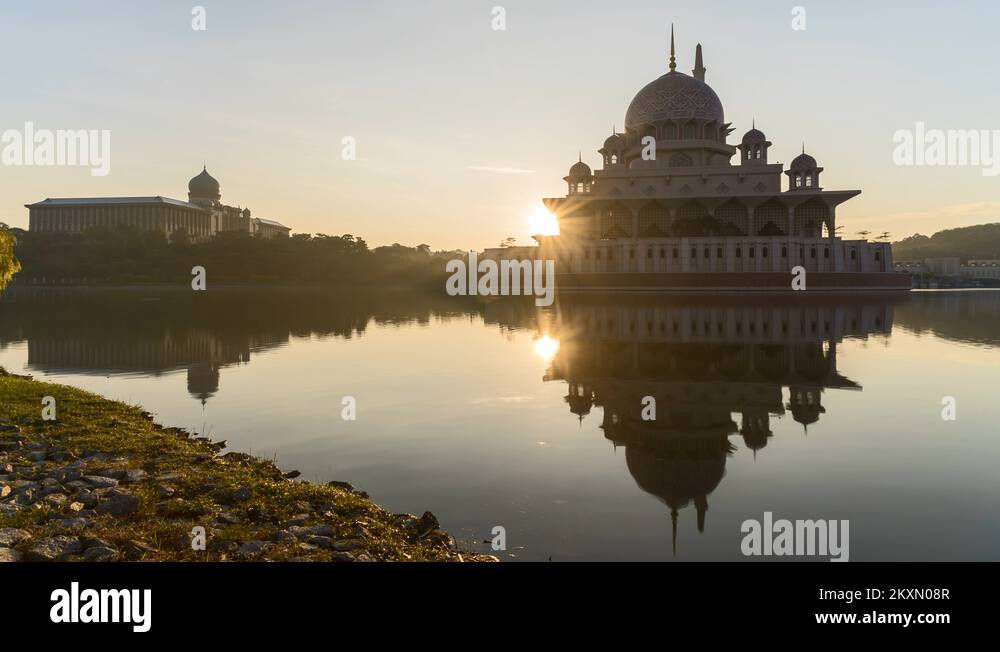 4k sunrise at Putra Mosque, Putrajaya Malaysia Stock Video Footage - Alamy