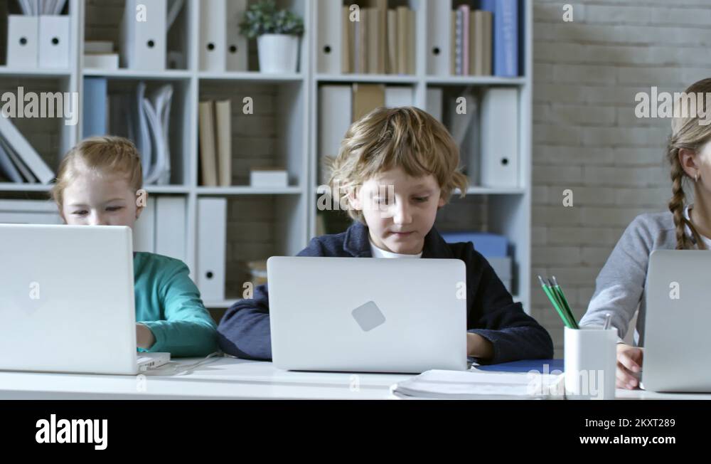 Technology lesson Stock Videos & Footage - HD and 4K Video Clips - Alamy