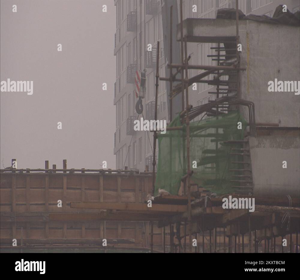 Crane lifting bars Stock Videos & Footage - HD and 4K Video Clips - Alamy