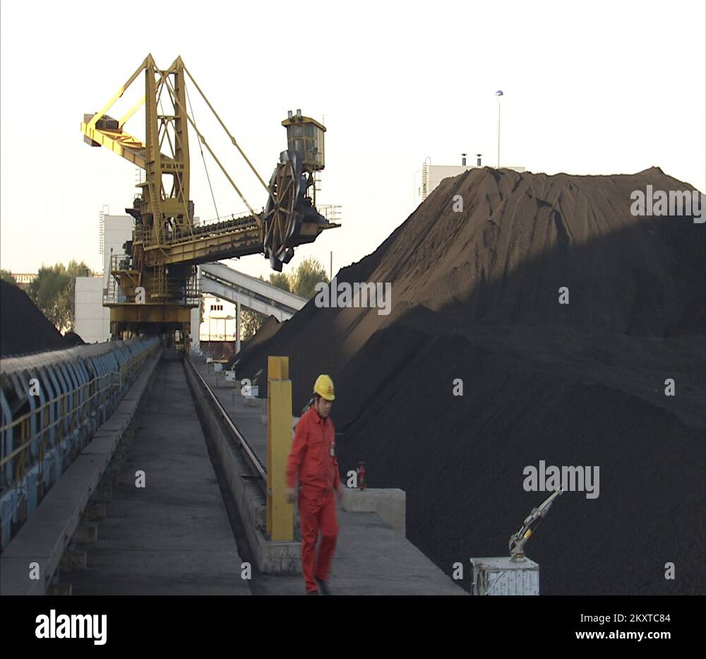 Power plant catwalk Stock Videos & Footage - HD and 4K Video Clips - Alamy