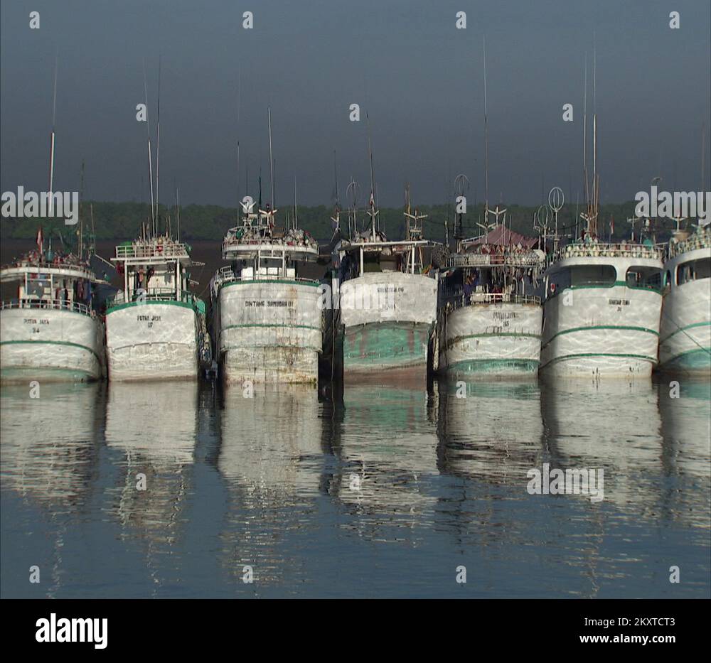 Boat traffic signs Stock Videos & Footage - HD and 4K Video Clips - Alamy
