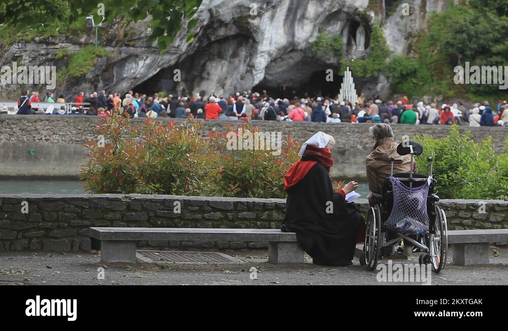 Lourdes grotto people france Stock Videos & Footage - HD and 4K Video ...