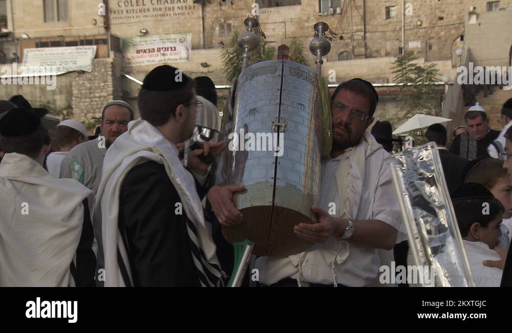 Torah celebrations Stock Videos & Footage - HD and 4K Video Clips - Alamy