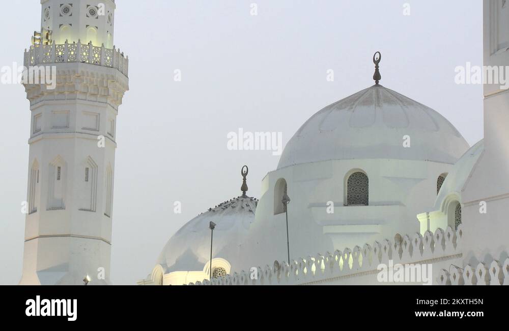 Saudi mosque domes Stock Videos & Footage - HD and 4K Video Clips - Alamy