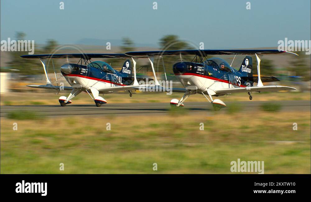 Biplane formation Stock Videos & Footage - HD and 4K Video Clips - Alamy