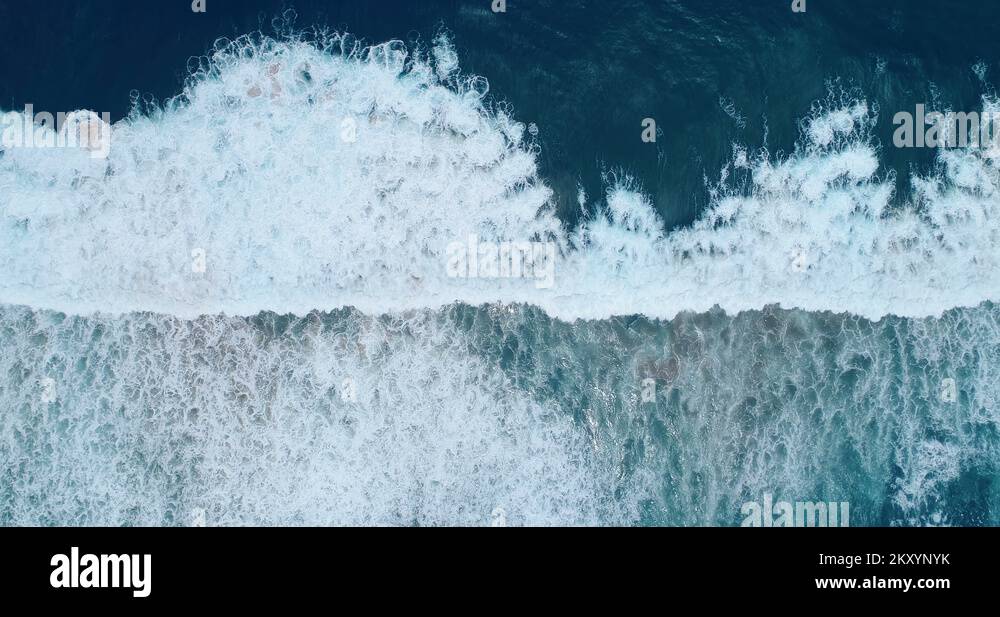 Wave breaking and filling frame with turbulent streaks of bubbles ...