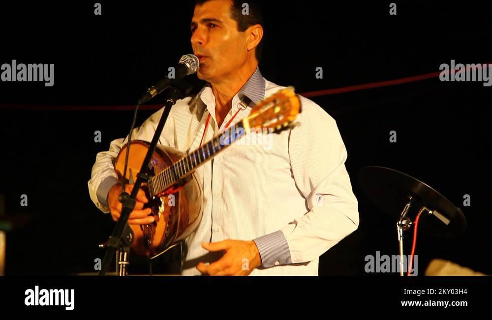 Oud guitar Stock Videos & Footage - HD and 4K Video Clips - Alamy