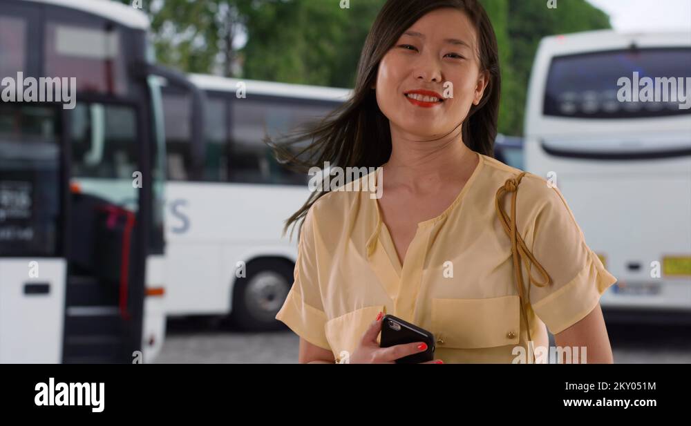 Chinese tour bus Stock Videos & Footage - HD and 4K Video Clips - Alamy