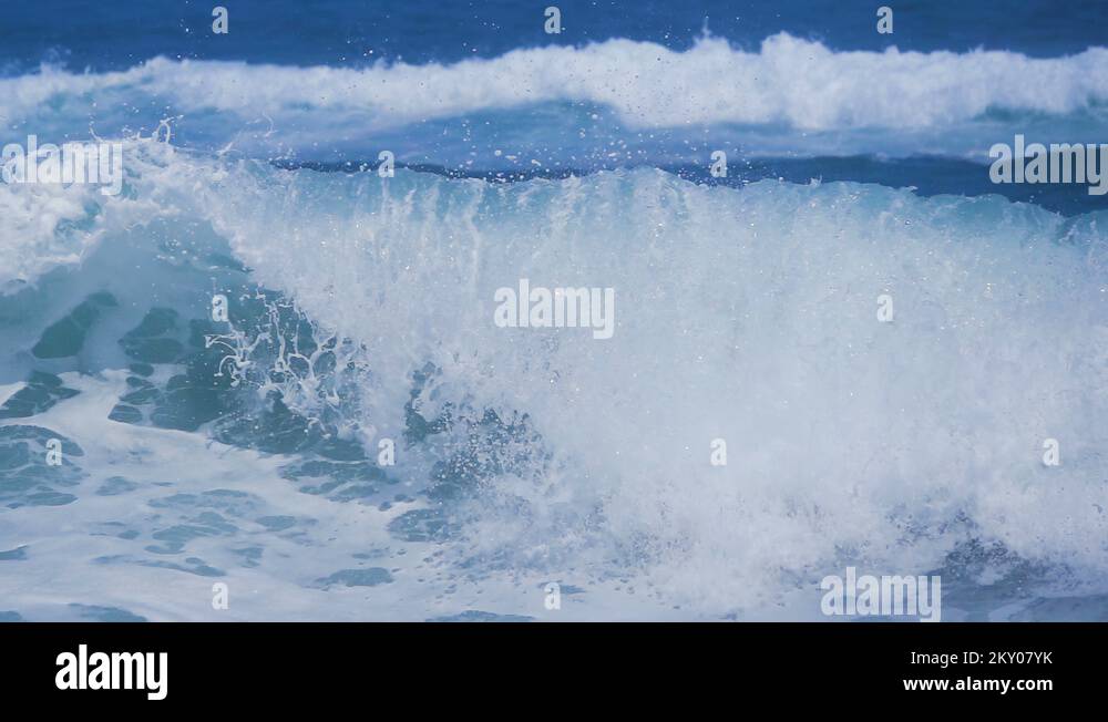 Ocean wave crest Stock Videos & Footage - HD and 4K Video Clips - Alamy