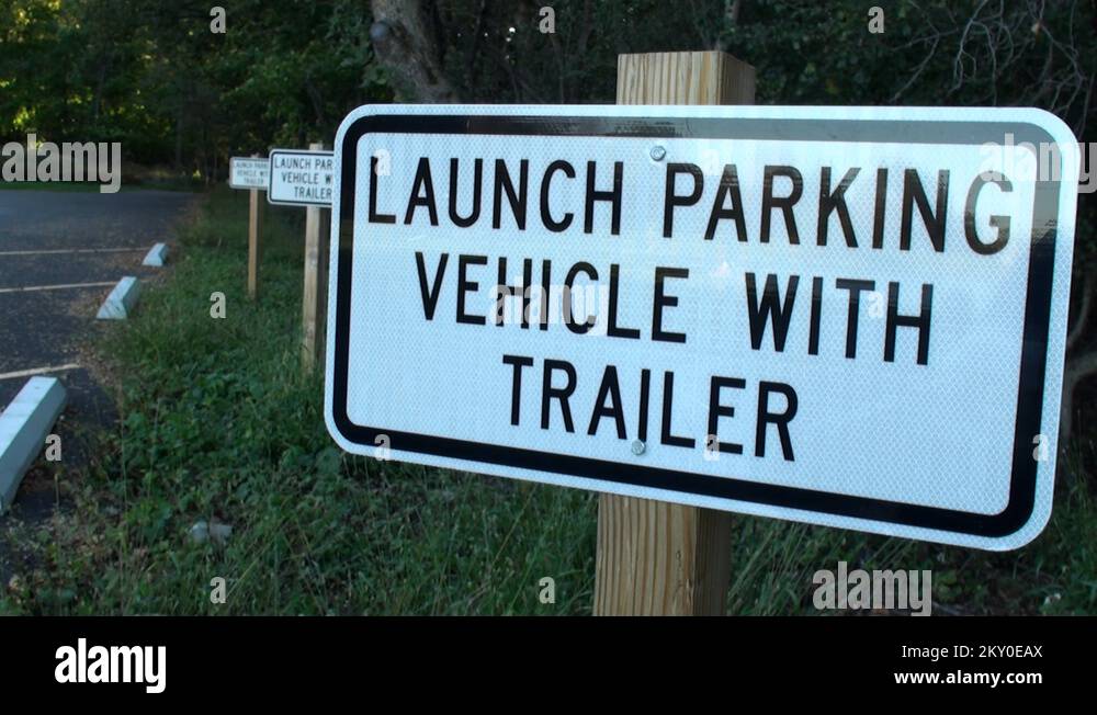 Parking information sign Stock Videos & Footage - HD and 4K Video Clips ...