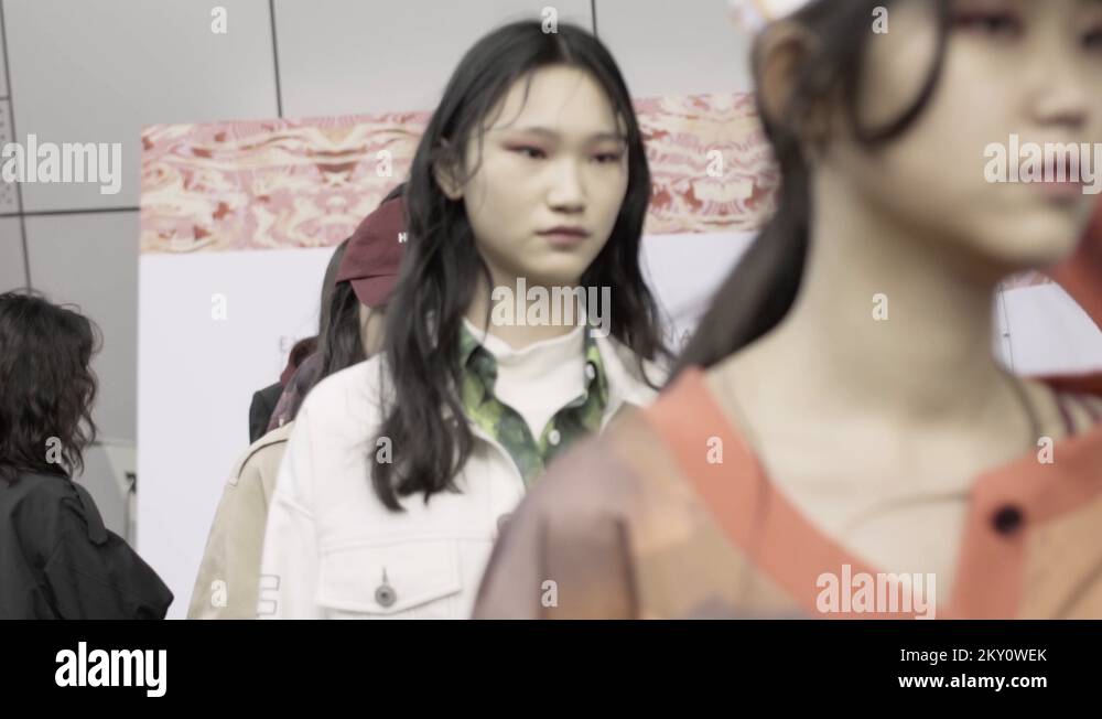 Korean models Stock Videos & Footage - HD and 4K Video Clips - Alamy